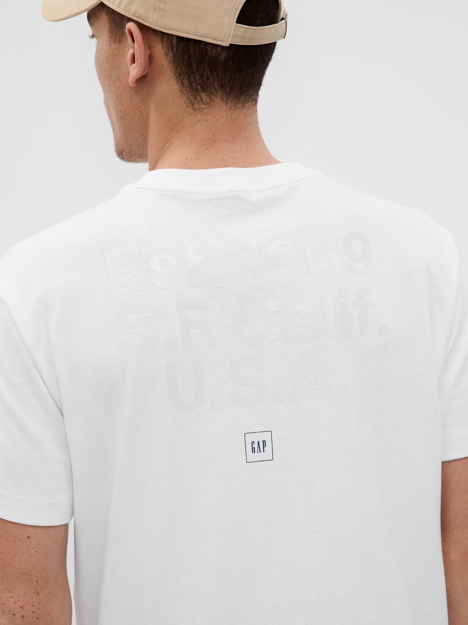 Gap公式オンラインストア | GAP スクエアロゴ Tシャツ(ユニセックス)